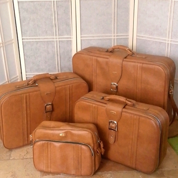 Flying Time | Other | Rare Vintage Flying Time 4 Piece Luggage Set ...